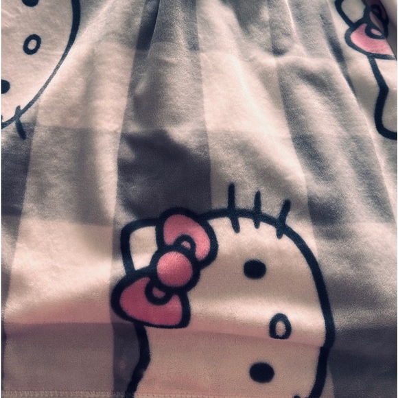 Hello Kitty | Bedding | Viral Hello Kitty Gray Blanket Nwot | Poshmark
